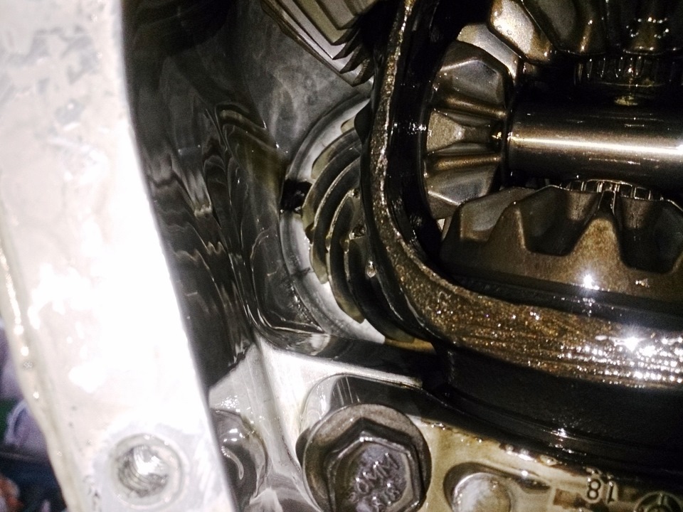 Меняли масло в заднем редукторе — Mazda Tribute I, 3 л, 2005 года ...