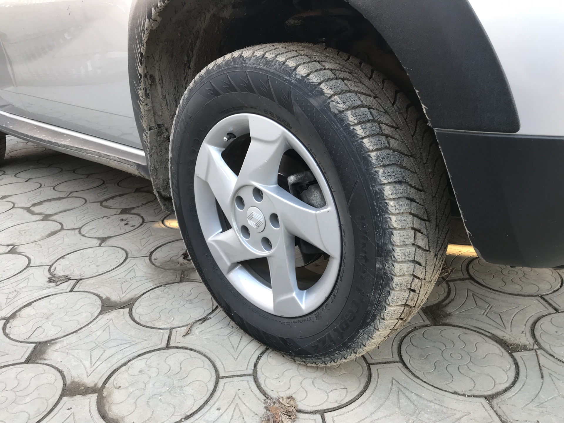 Рокировка шин))) — Renault Duster (1G), 1,6 л, 2014 года | шины | DRIVE2