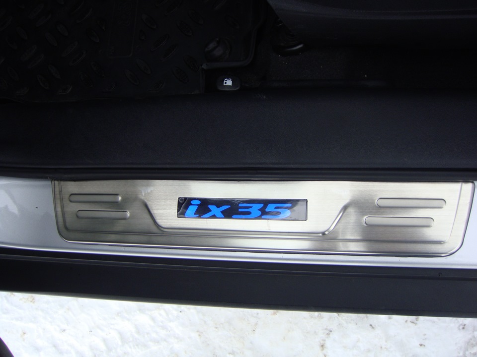 светящиеся пороги! — Hyundai ix35, 2 л, 2012 года | аксессуары | DRIVE2