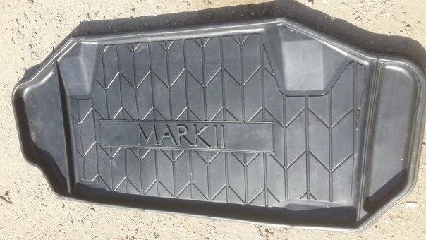 Оригинальный резиновый коврик багажника. — Toyota Mark II (100), 3 л ...