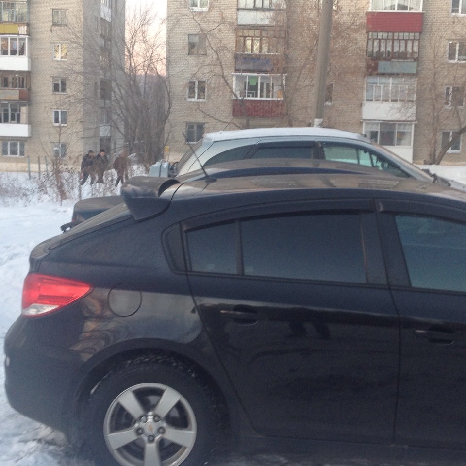 Ну и как обещал фото спойлера днём — Chevrolet Cruze Hatchback, 1,6 л ...