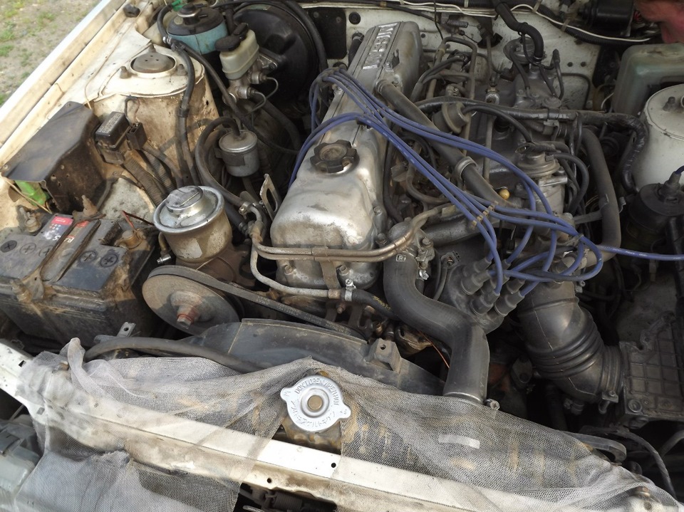 Фото машины за городом — Nissan Leopard (F30), 2 л, 1985 года ...