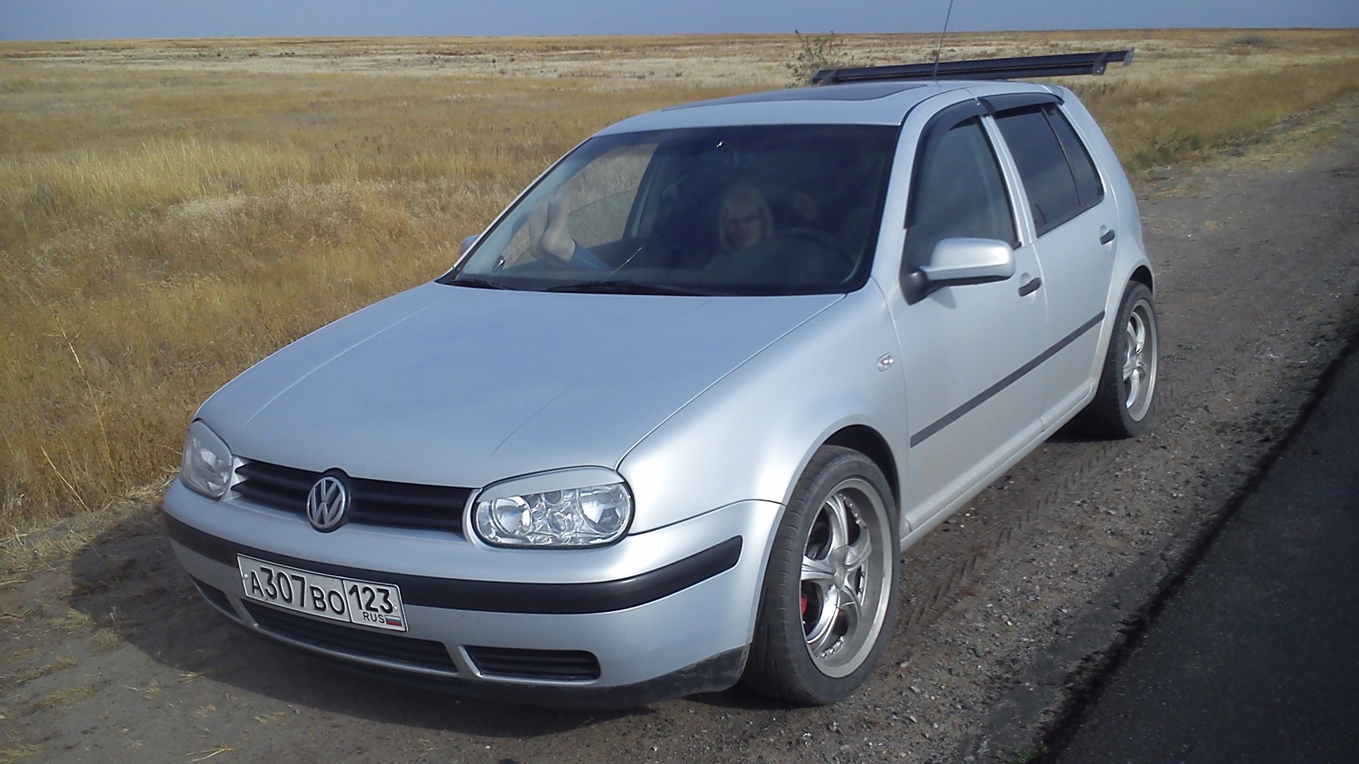Volkswagen Golf Mk4 1.6 бензиновый 1998 | на DRIVE2
