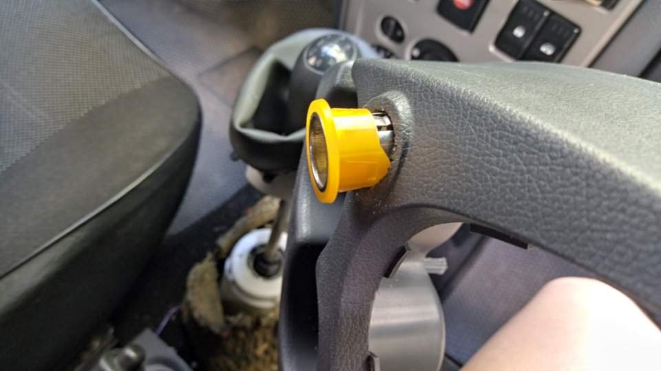 Консоль от рестайлинга. Логан #1 — Renault Logan (1G), 1,4 л, 2007 года ...
