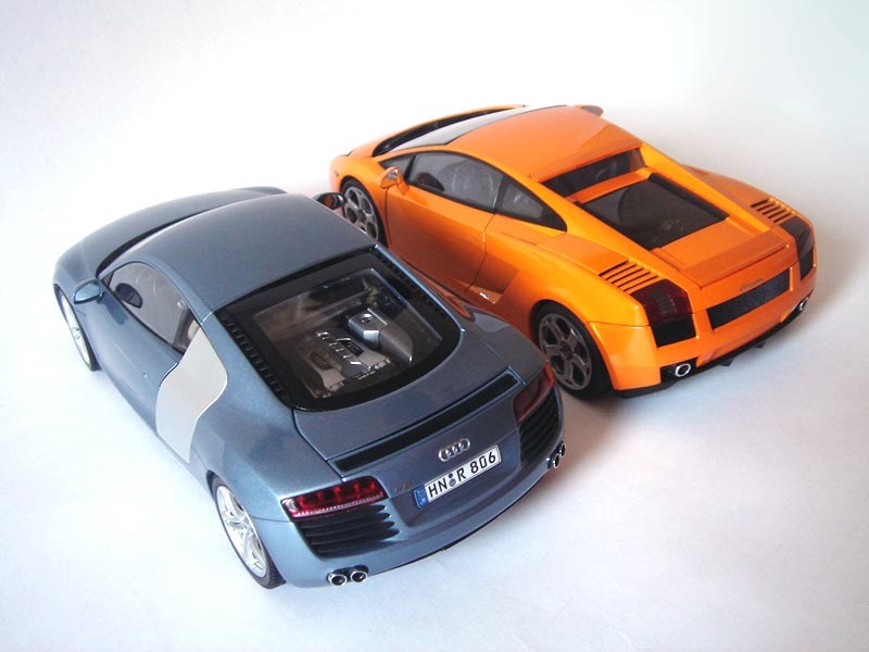 1/18 Lamborghini Gallardo (2003) от AutoArt #74573 & 1/18 Audi R8 ...