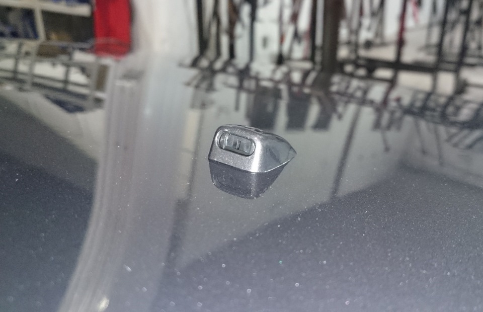 Меняем капот, лобовое и мелочевку — Volvo S80 (2G), 2,5 л, 2011 года ...