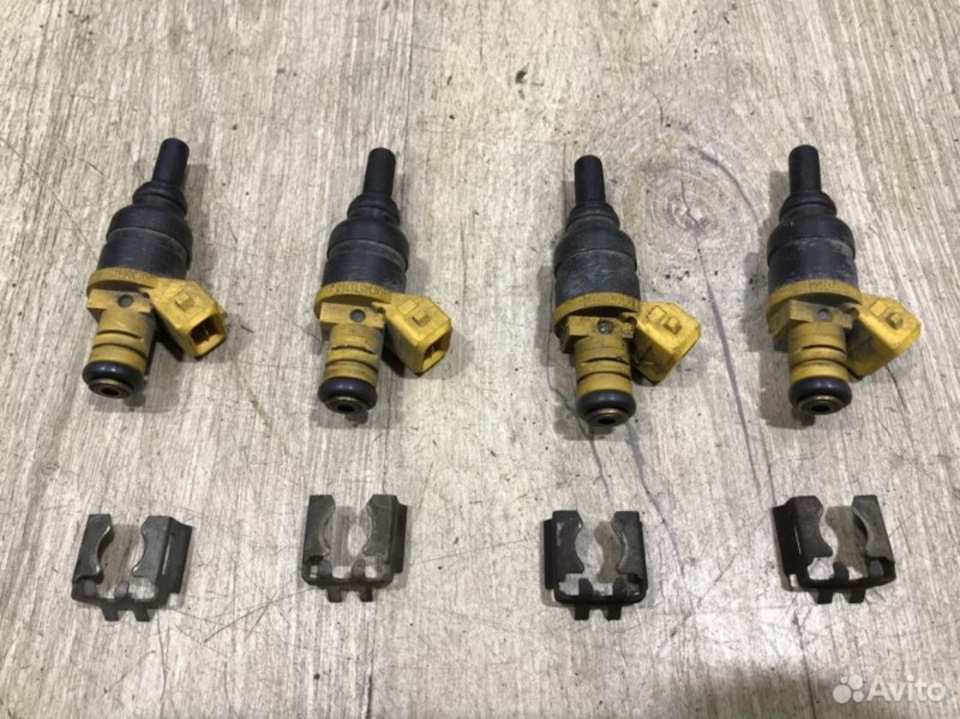 Топливные форсунки, топливный фильтр, тройной штуцер вентиляции картера ...