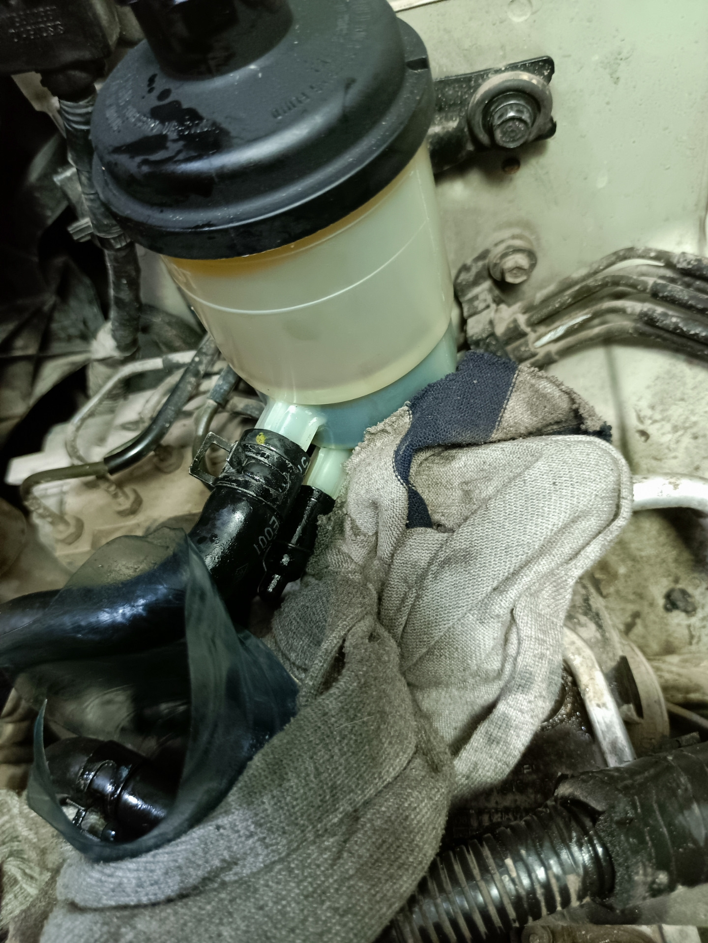 Замена бочка ГУР — Hyundai Tucson (JM), 2 л, 2006 года | плановое ТО ...