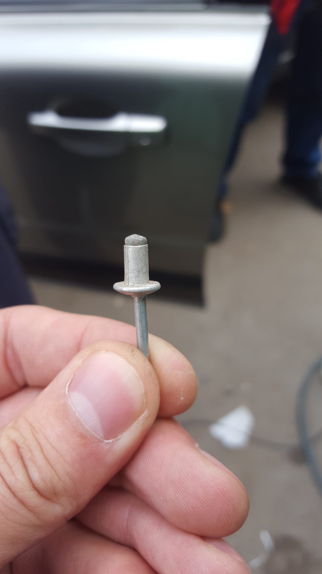 Замена дверной накладки — Volvo XC70 III, 2,4 л, 2011 года | поломка ...