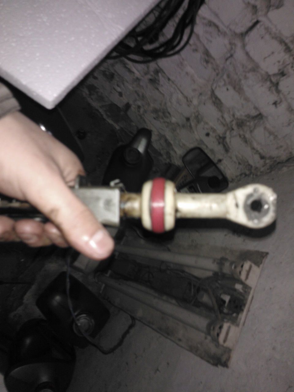 Полиуретановое кольцо в ручку кпп — ЗАЗ Chance, 1,5 л, 2011 года ...