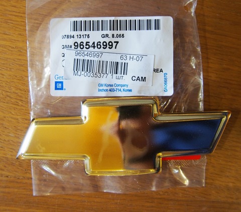 96546997 Эмблема решетки радиатора "CHEVROLET" GM | Запчасти на DRIVE2
