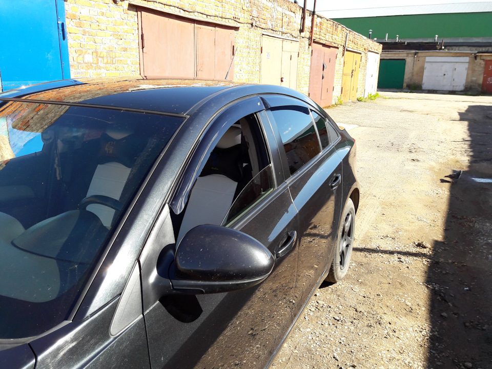 Ветровики — Chevrolet Cruze (1G), 1,6 л, 2011 года | аксессуары | DRIVE2