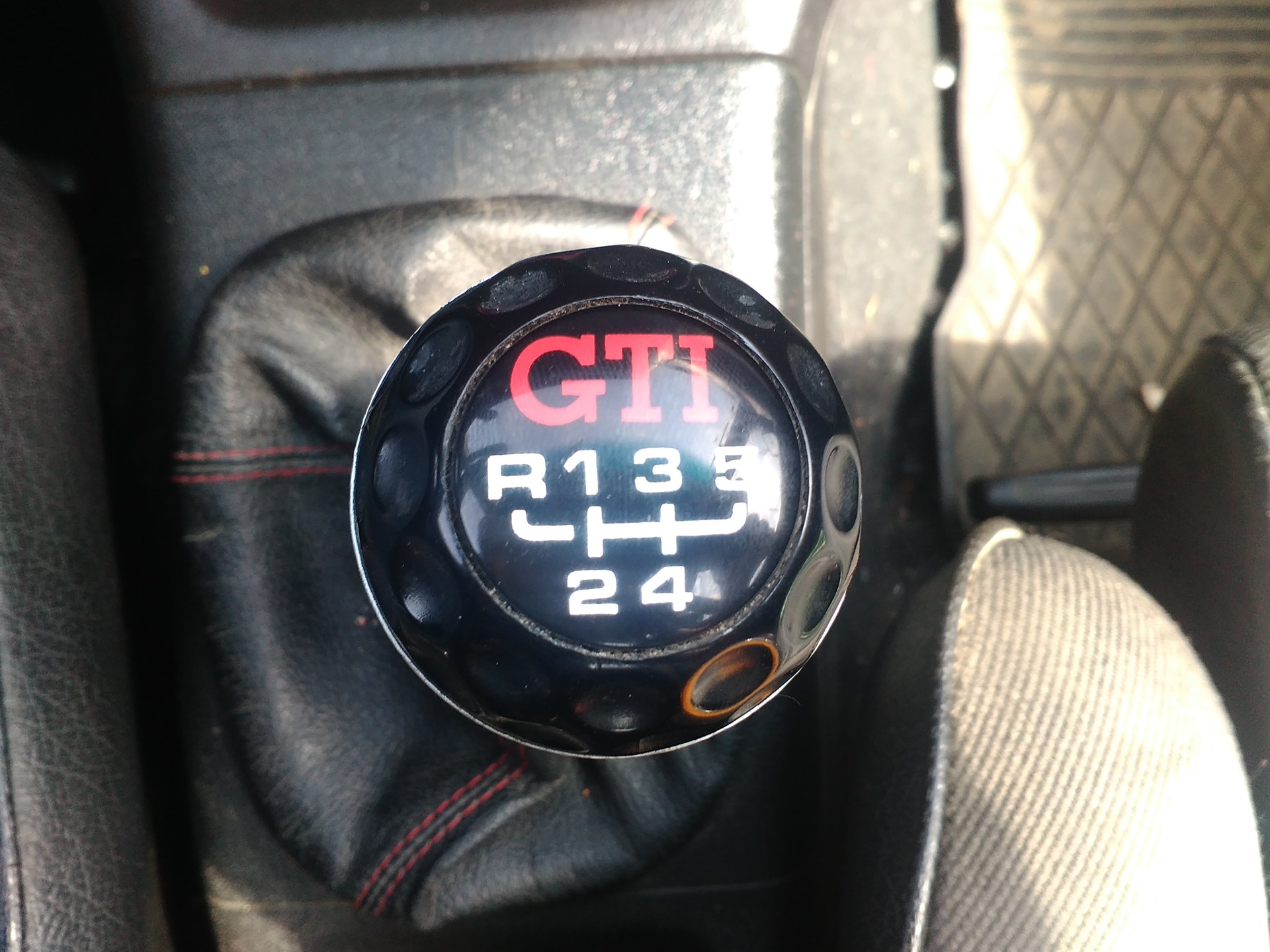 Ручка КПП GTI — Volkswagen Jetta II, 1,8 л, 1990 года | стайлинг | DRIVE2
