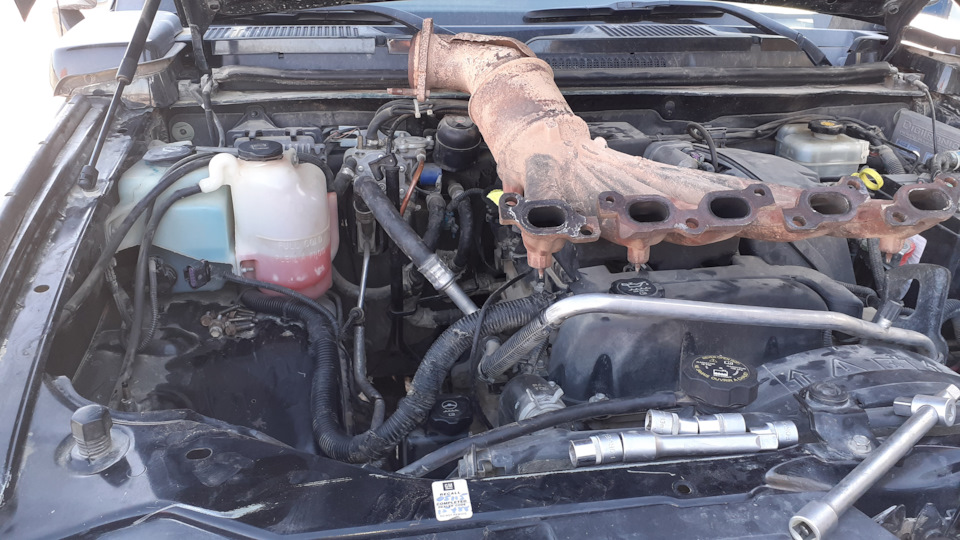 Выпускной коллектор — Hummer H3, 3,5 л, 2006 года | поломка | DRIVE2