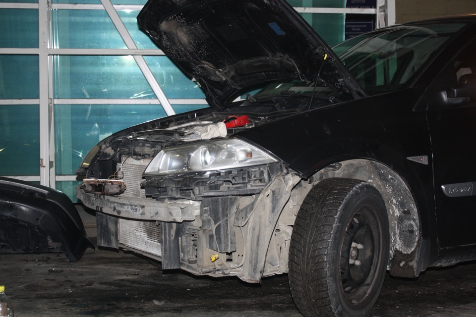 №16 — (Освещение) Ходовые огни в передние фары. — Renault Megane II, 1 ...