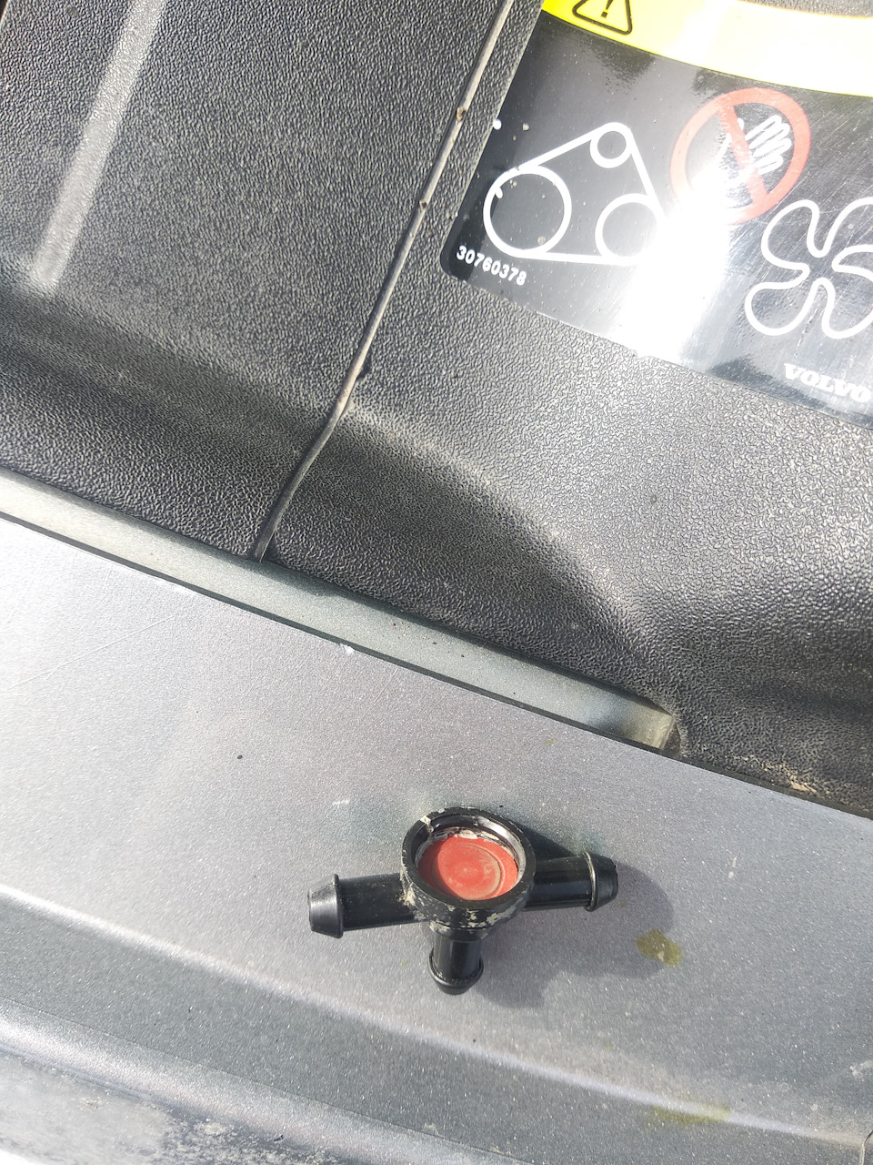 30760378 Передняя панель крепления облицовки телевизора Volvo ...