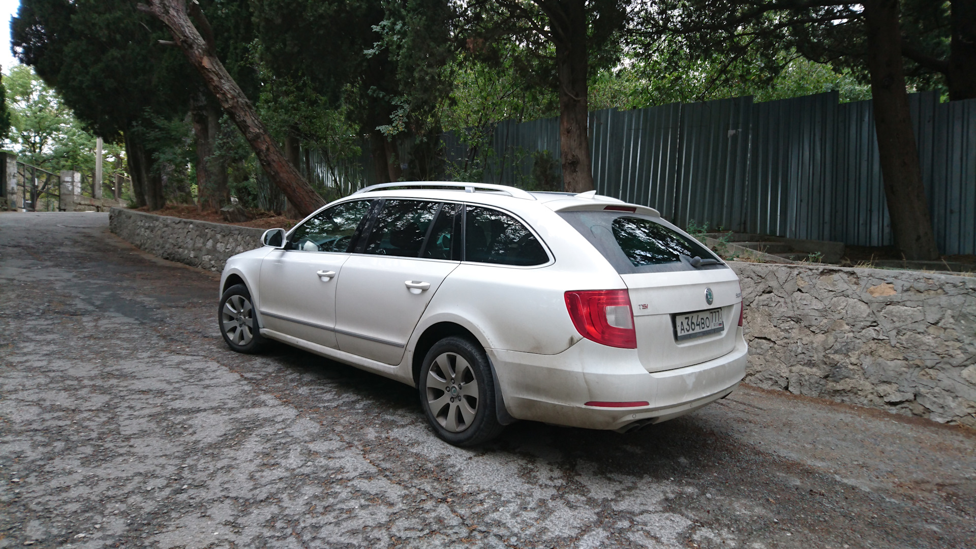 Про жгут или не про него — Skoda Superb Combi (Mk2), 2 л, 2011 года ...