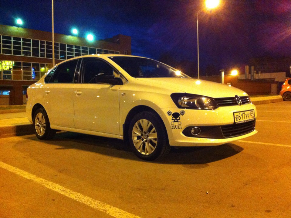 Багажник на крышу — Volkswagen Polo Sedan, 1,6 л, 2014 года ...