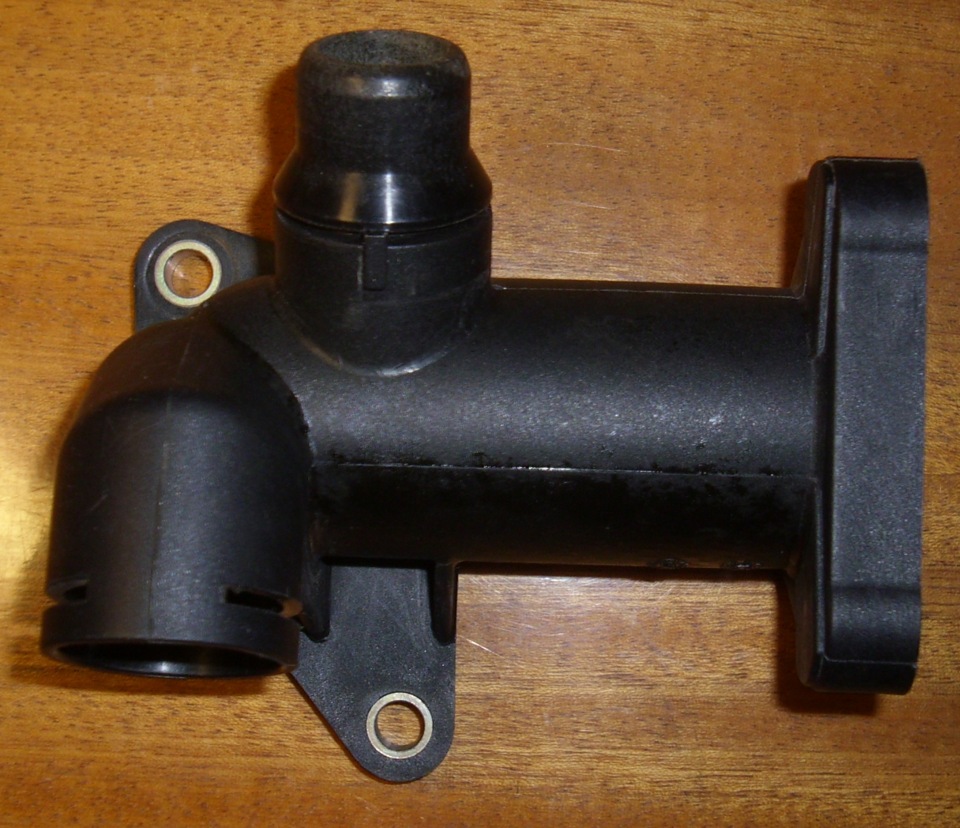 058121132 Фланец системы охлаждения VAG | Запчасти на DRIVE2