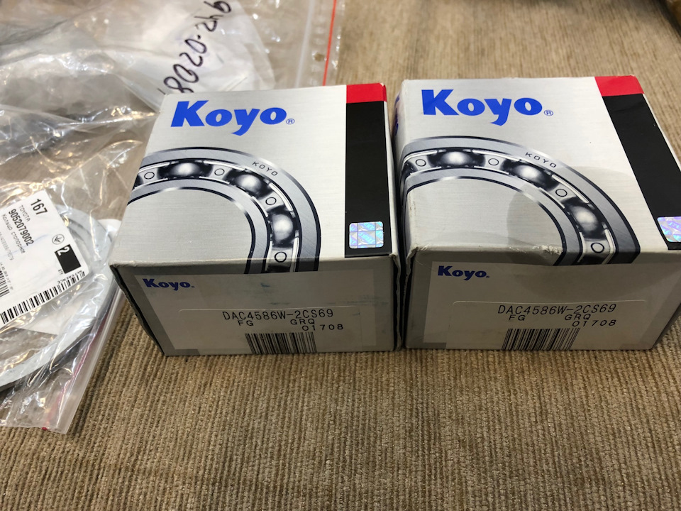 Замена передних ступиц (фланцы и подшипники) и много чего интересного ...