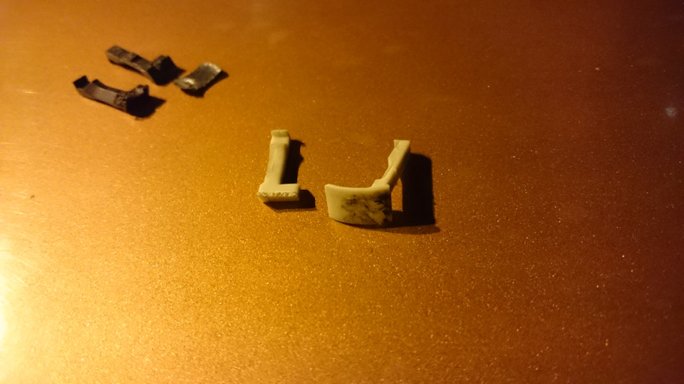 №08 /Сильный запах в салоне! Или хорошо, что никто не закурил ...