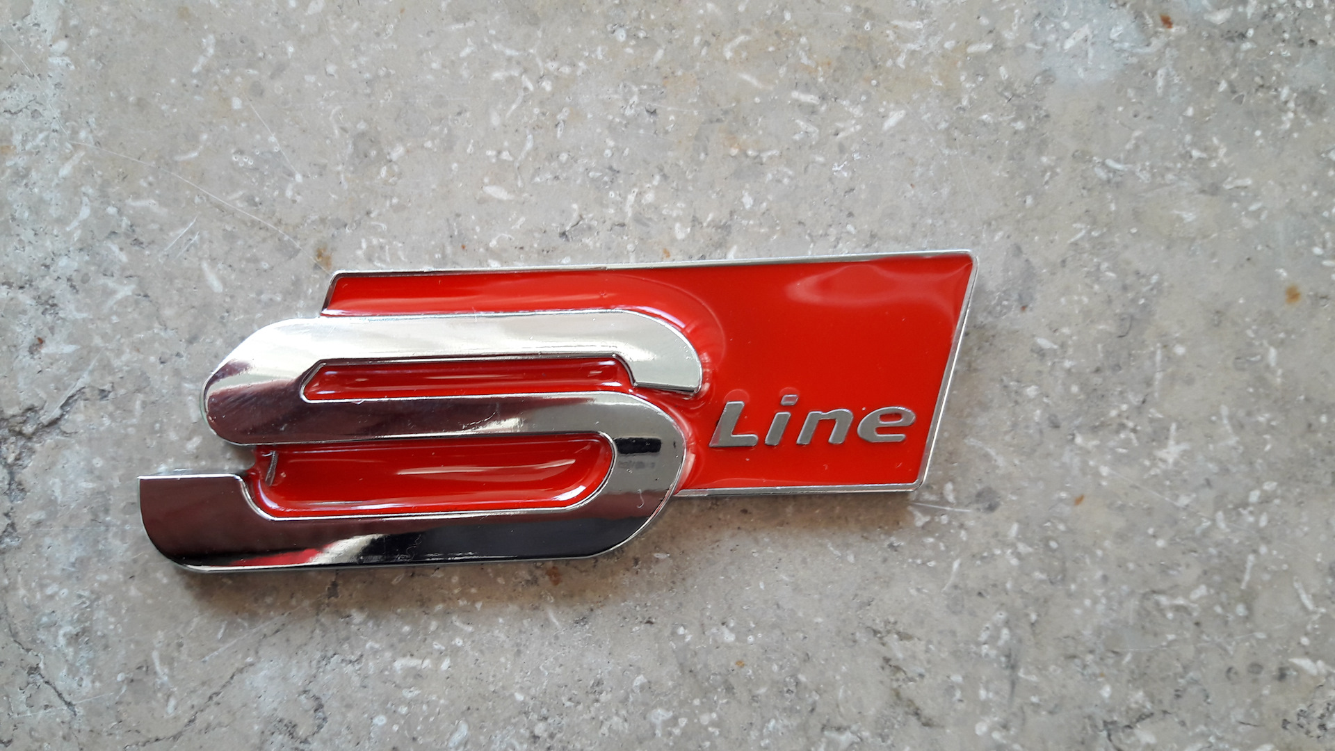 S-Line logo — Audi Q5 (1G), 3 л, 2013 года | стайлинг | DRIVE2