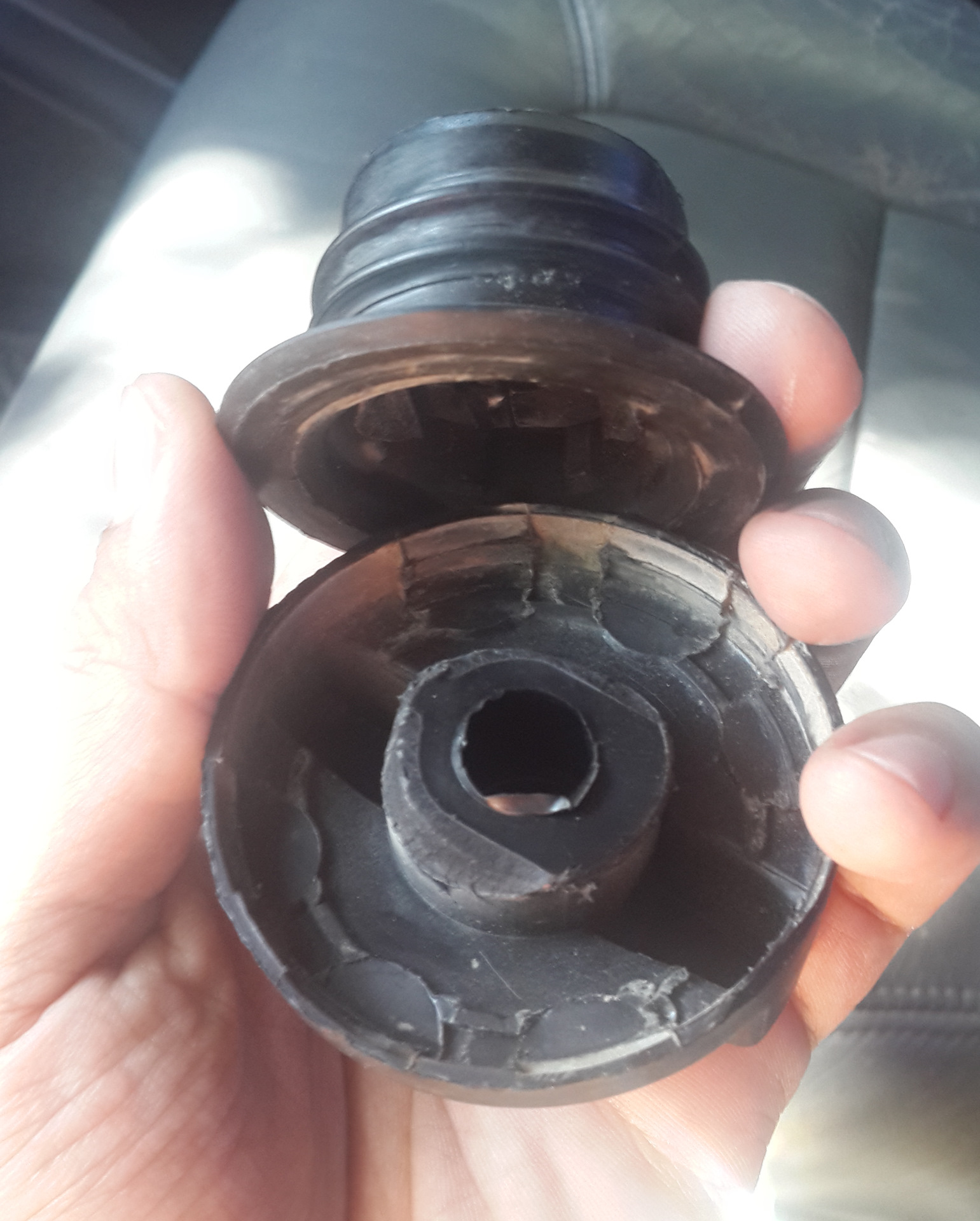 Крышка бензобака — Mitsubishi Pajero (2G), 3,5 л, 1996 года | запчасти ...