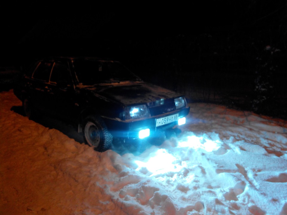 Поставил ксенон в туманки) — Lada 21099, 1,5 л, 2000 года | тюнинг | DRIVE2