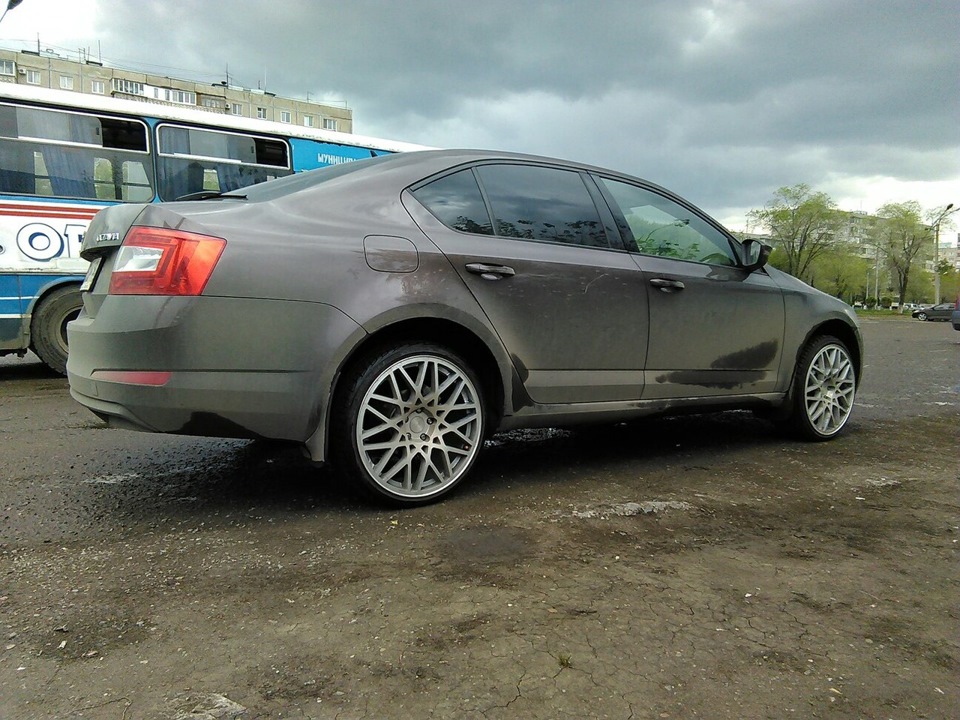 Не для слабонервных — джип на Rotiform BLQ R19 — Skoda Octavia A7 Mk3, 1,4 л, 2014 года ...