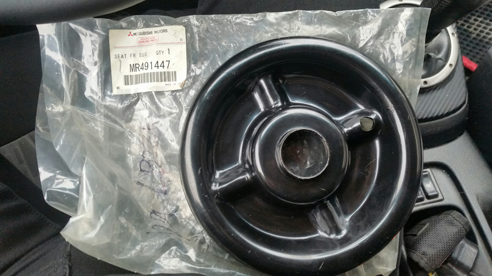 MR491447 СЕДЛО ПРУЖИНЫ ПЕРЕДНЕЙ ПОДВЕСКИ, ВЕРХНЕЕ Mitsubishi | Запчасти ...