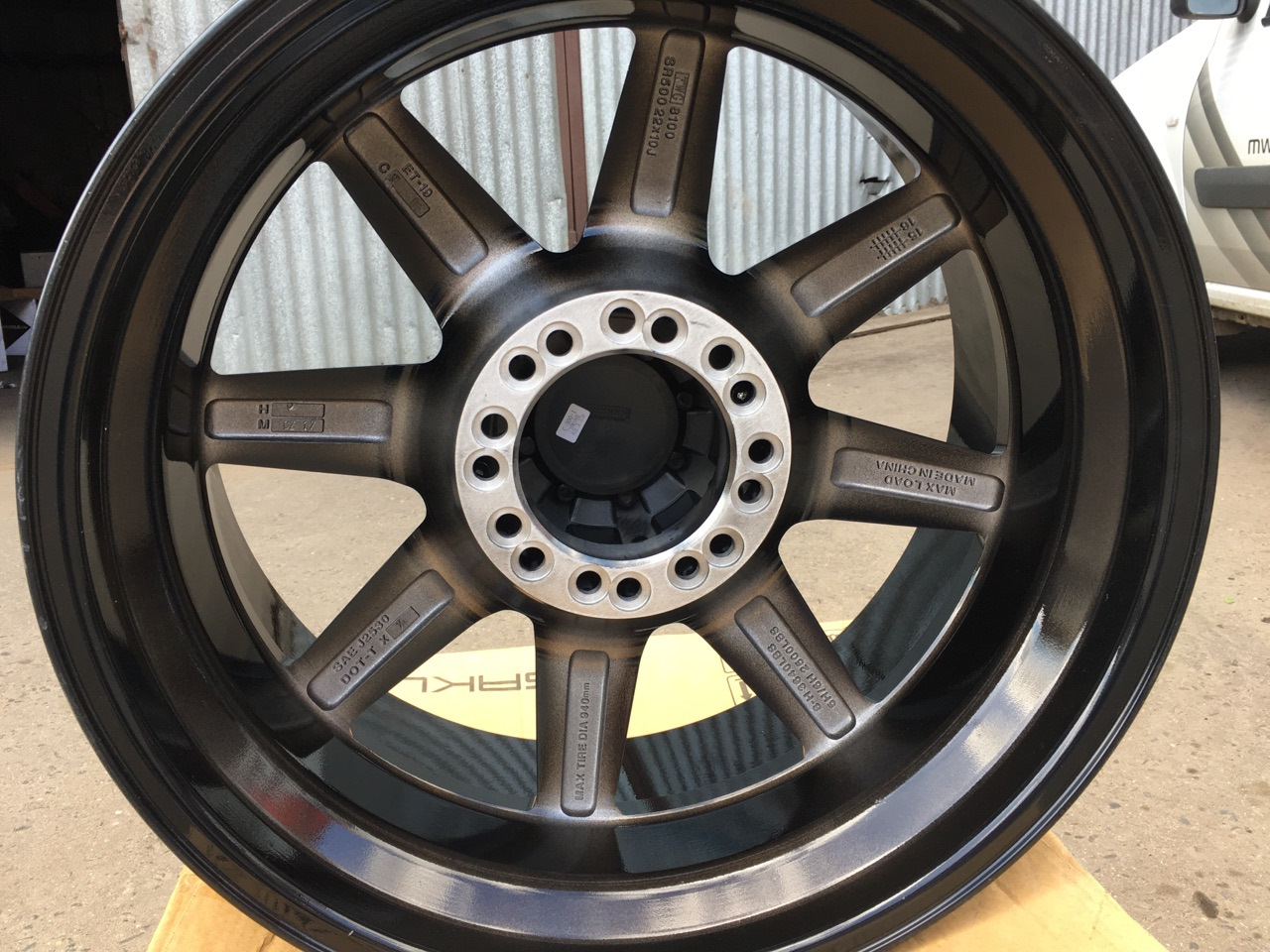 офф-роад литые диски Mayhem 8100 в размере 22x10.0J на Ford Excursion ...