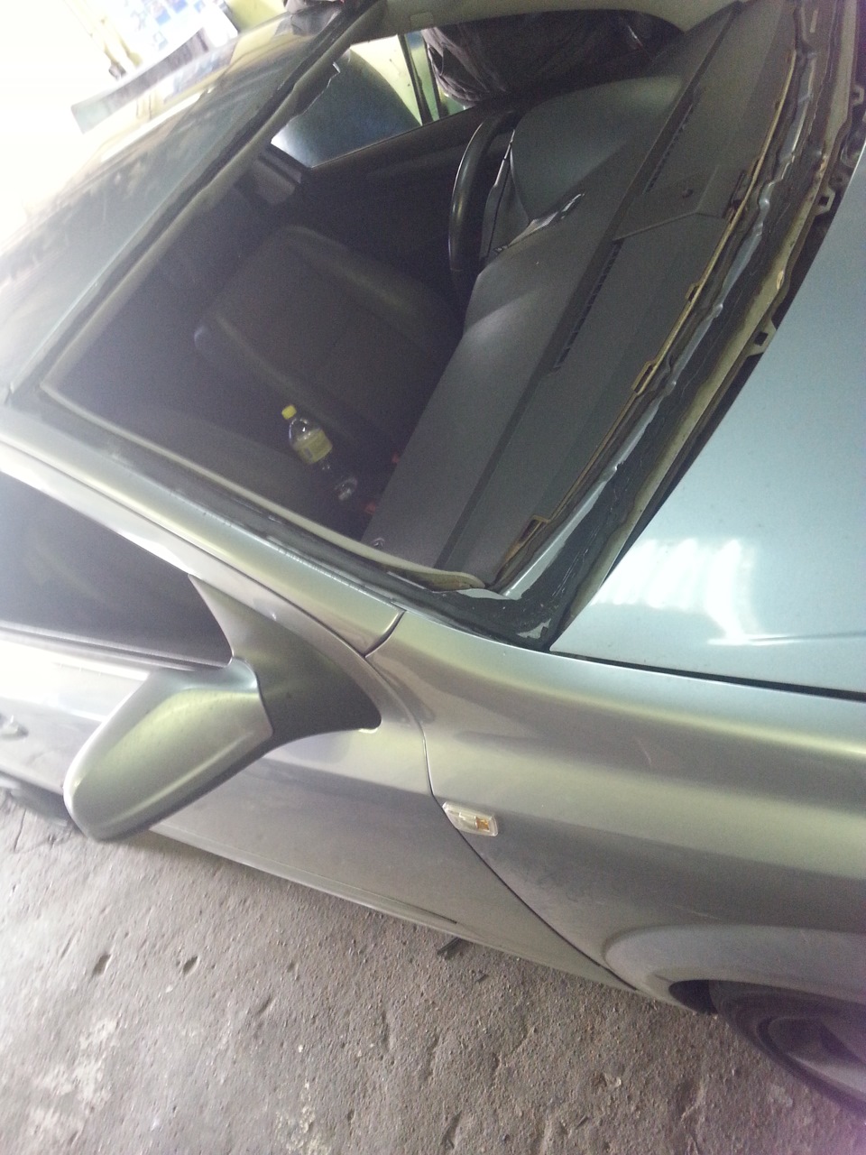 Замена лобового стекла Opel Astra GTC — Opel Astra H GTC, 1,6 л, 2009 ...