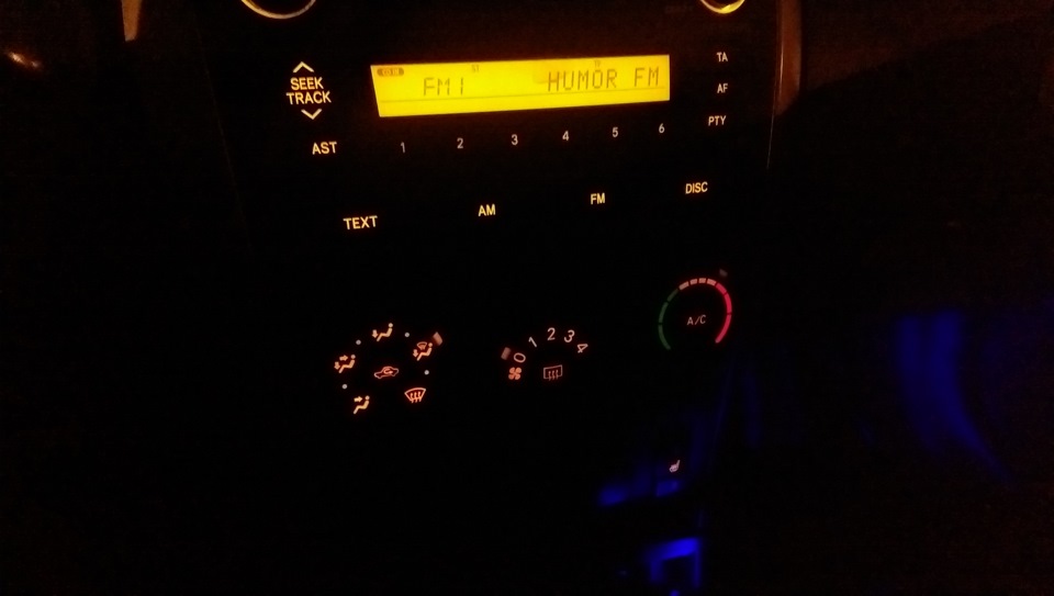 Замена лампочки подсветки. — Toyota Corolla (140/150), 1,4 л, 2007 года ...