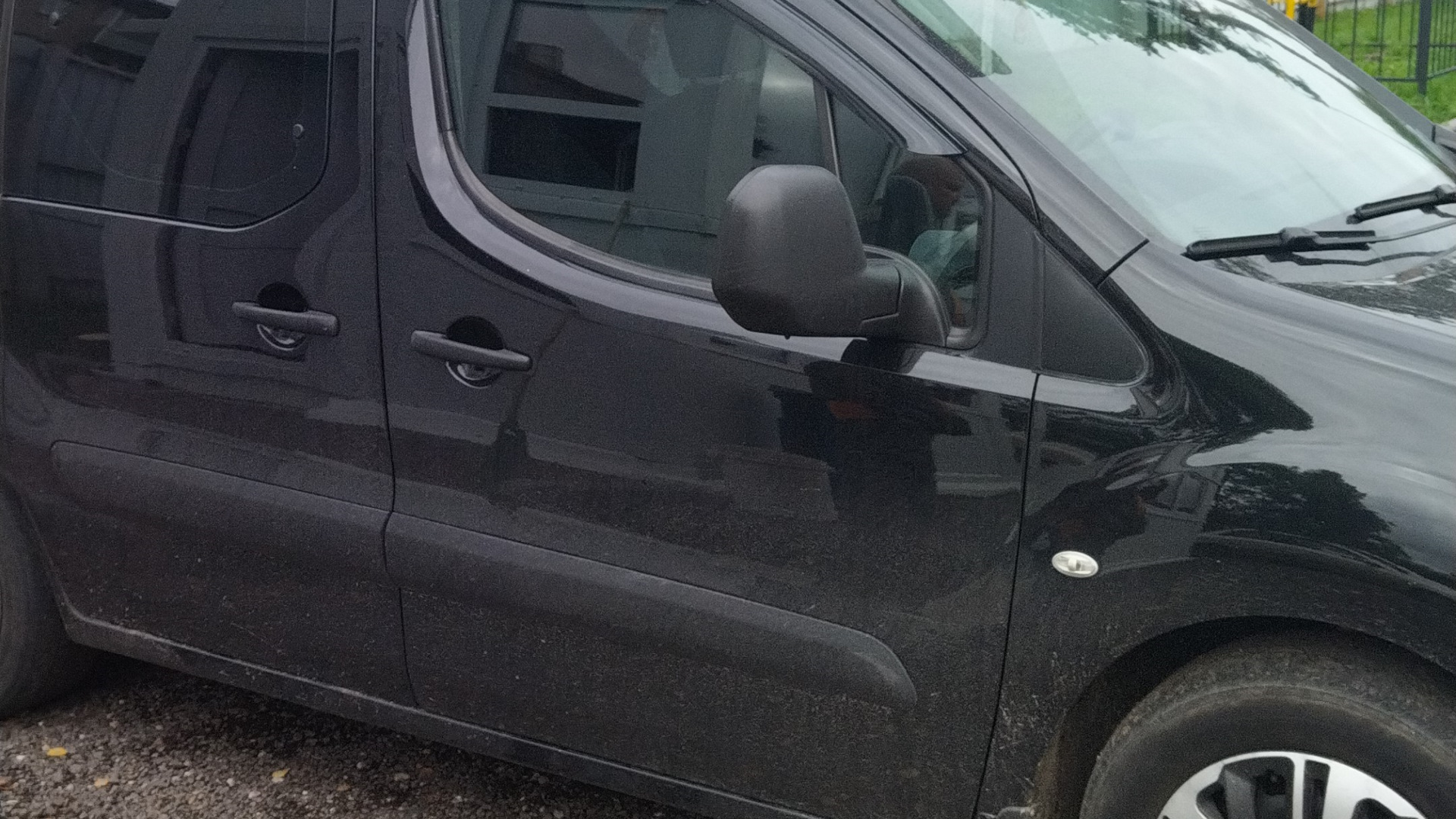 Peugeot Partner Tepee 1.6 бензиновый 2010 | Black Edition на DRIVE2