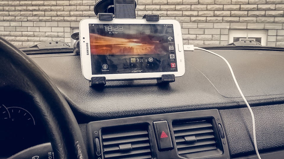 #28. Мониторим монитор. — Lada Приора седан, 1,6 л, 2007 года ...