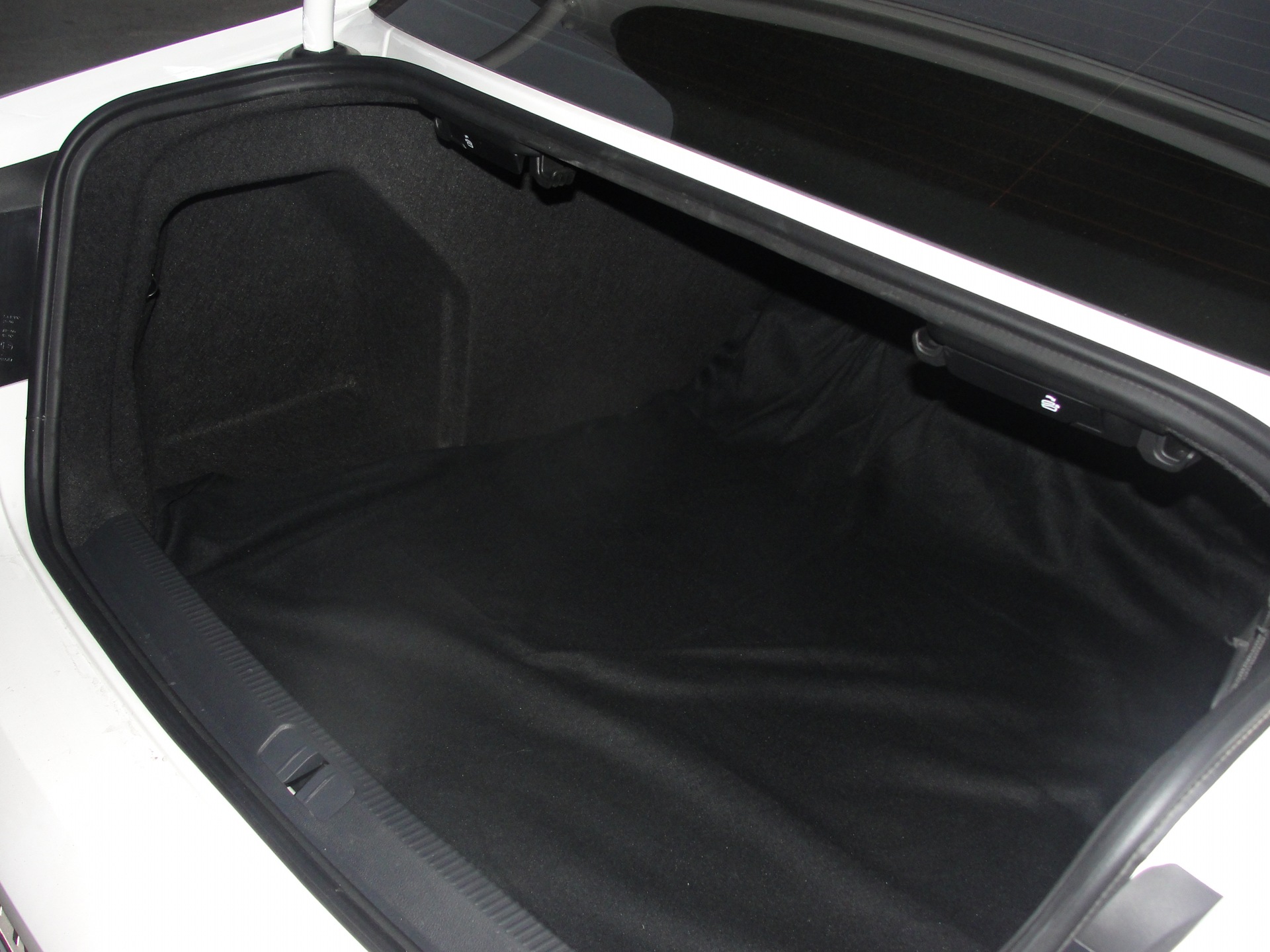 Коврик в багажник за 199 рублей;) — Volkswagen Passat B7, 1,4 л, 2011 ...