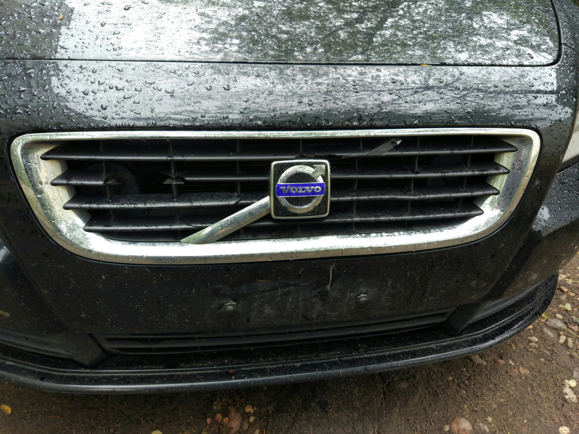 Нужна решетка радиатора — Volvo S40 (2G), 1,6 л, 2008 года | нарушение ...