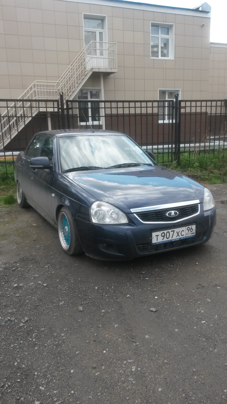 Установил колеса! — Lada Приора седан, 1,6 л, 2012 года | стайлинг | DRIVE2