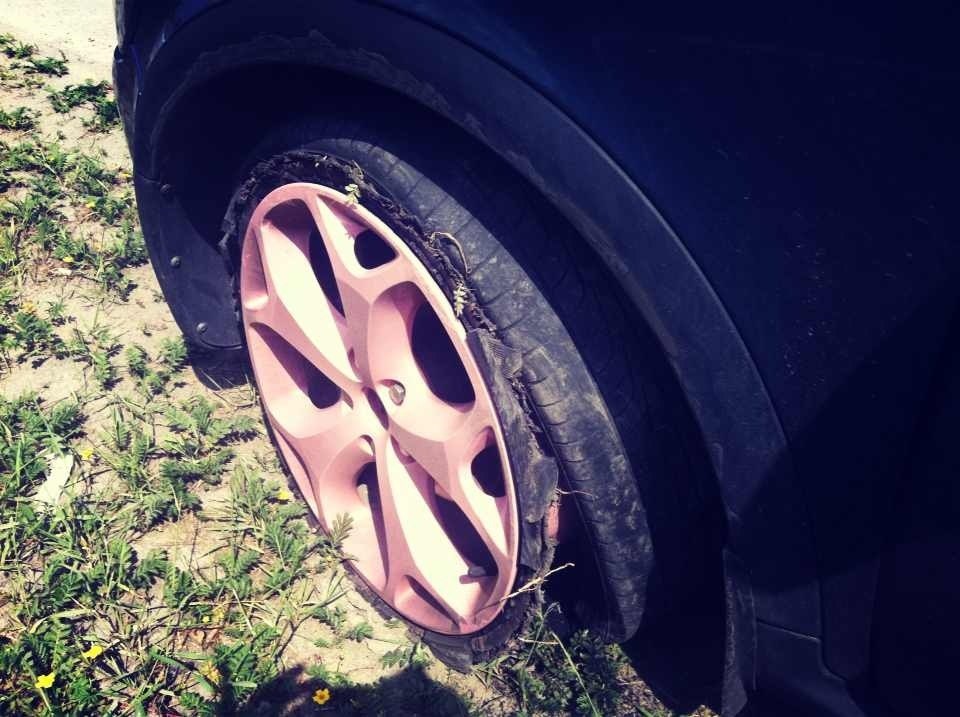 Резина, давай пока. — Volvo C30, 1,6 л, 2008 года | шины | DRIVE2