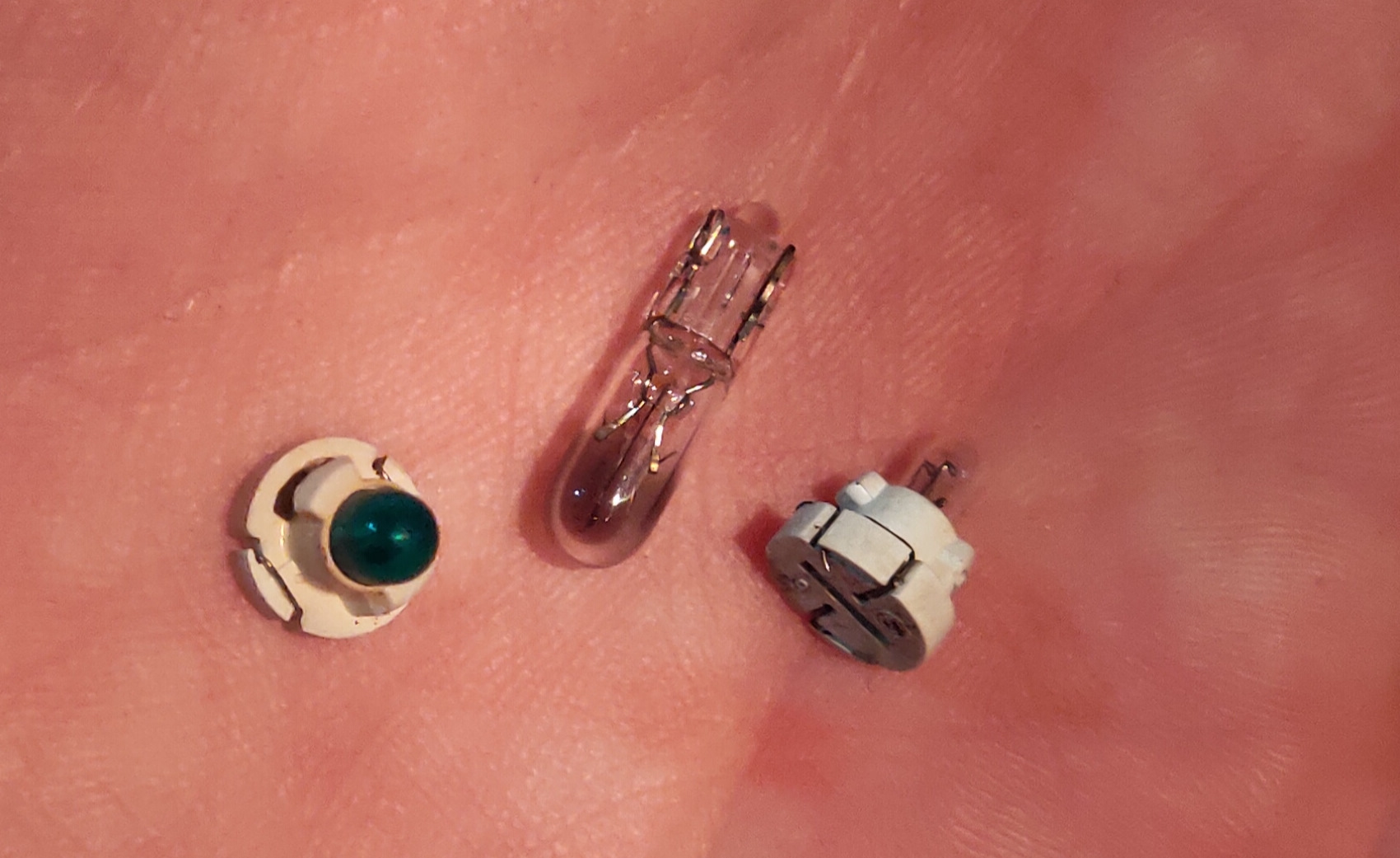 [18] Лампочки подсветки кнопок — Lexus LX (UZJ100), 4,7 л, 2007 года ...