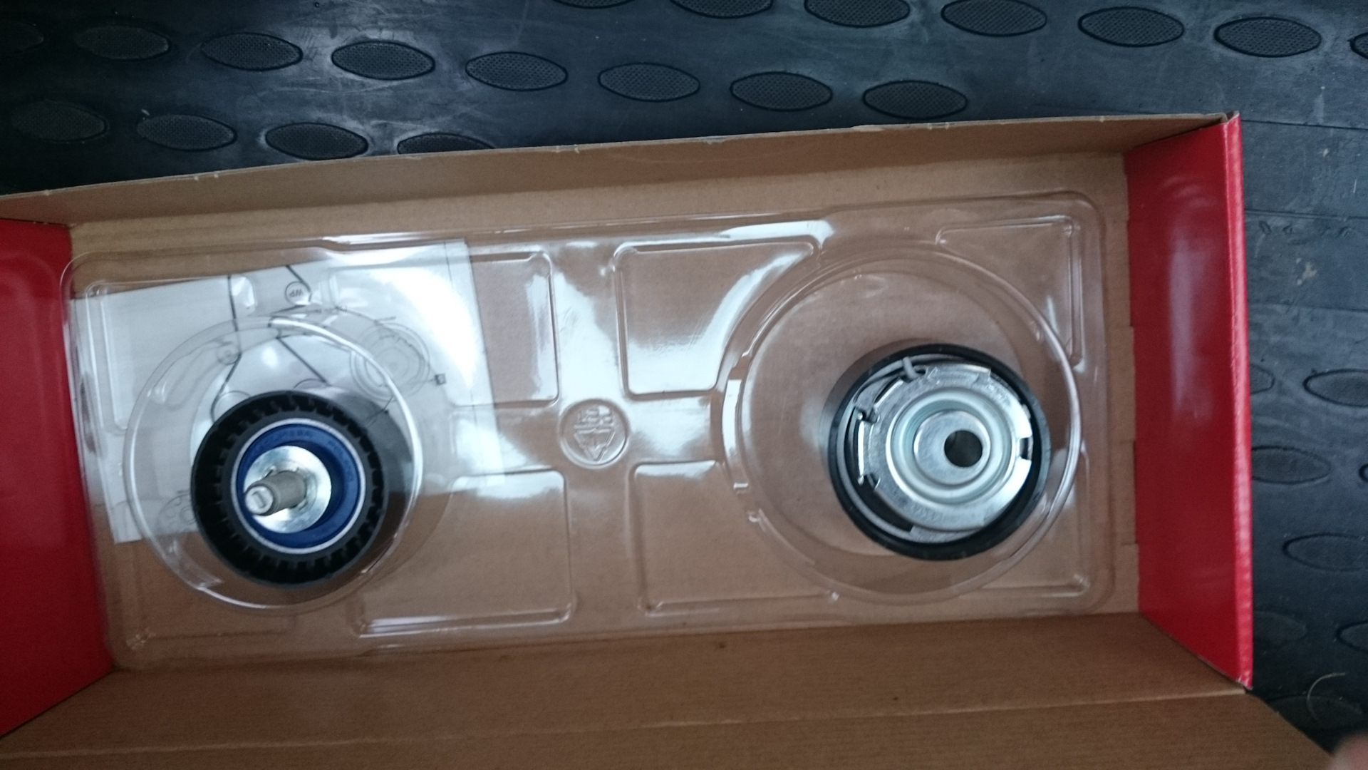 Замена ремня ГРМ. Лада Приора — Lada Приора хэтчбек, 1,6 л, 2011 года ...