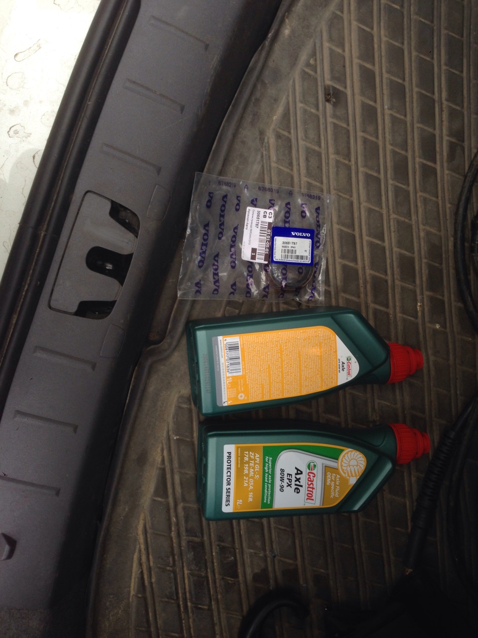 Течь сальника привода. — Volvo S40 (2G), 1,6 л, 2011 года | визит на ...