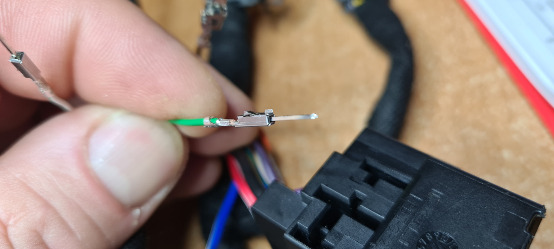 Установка подогрева Передних сидений. 2 часть. — Volvo XC90 (2G), 2 л ...