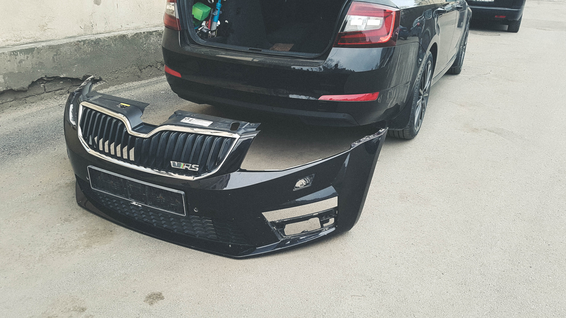 Спонтанный бампер от RS — Skoda Octavia A7 Mk3, 1,4 л, 2016 года ...