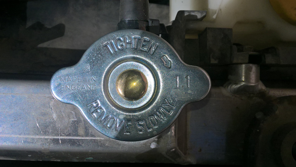 Замена уплотнительных колец щупов и крышки маслозаливной горловины ...