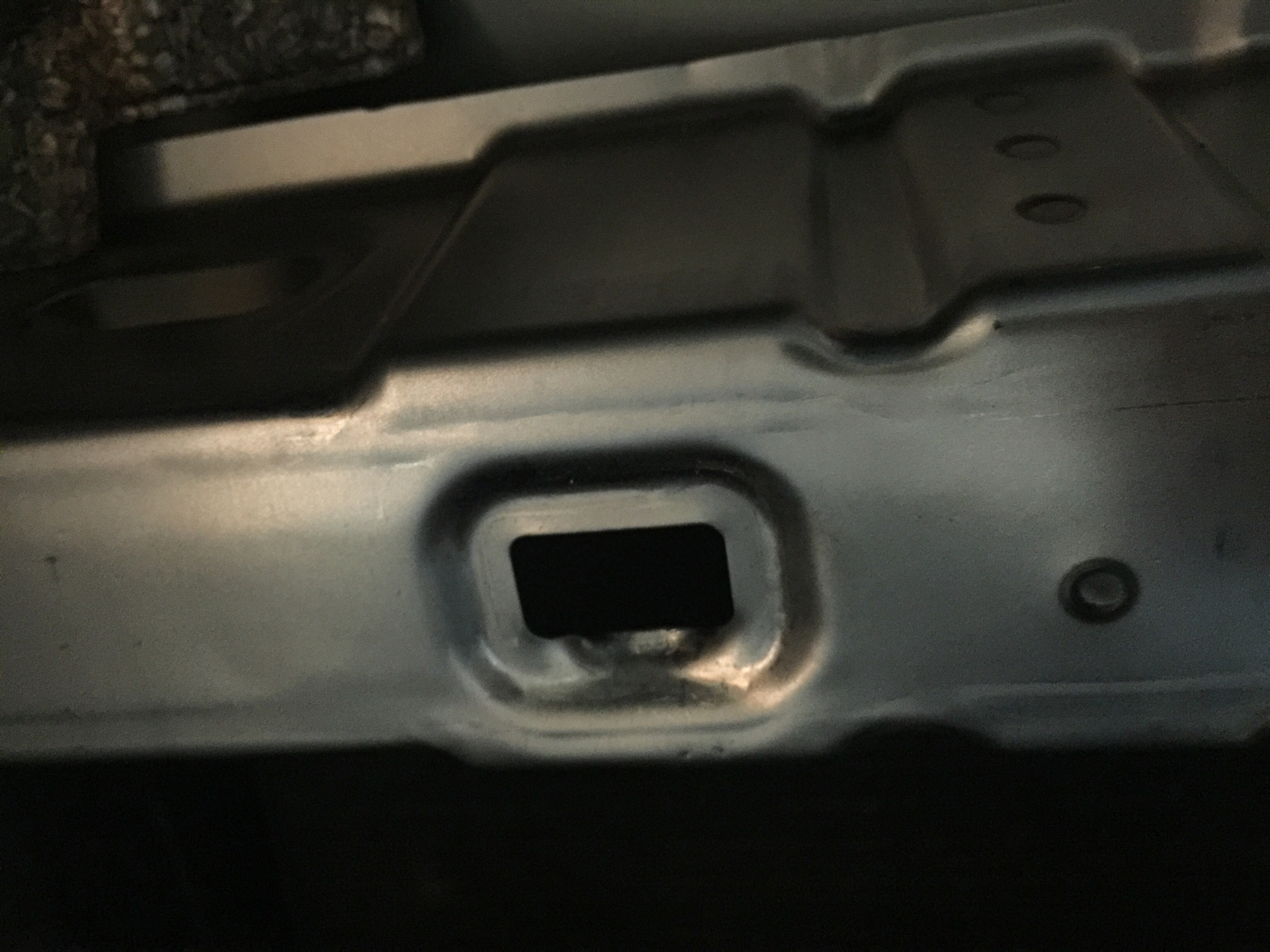 Стопор заднего сидения — Mitsubishi ASX, 1,8 л, 2013 года | запчасти ...