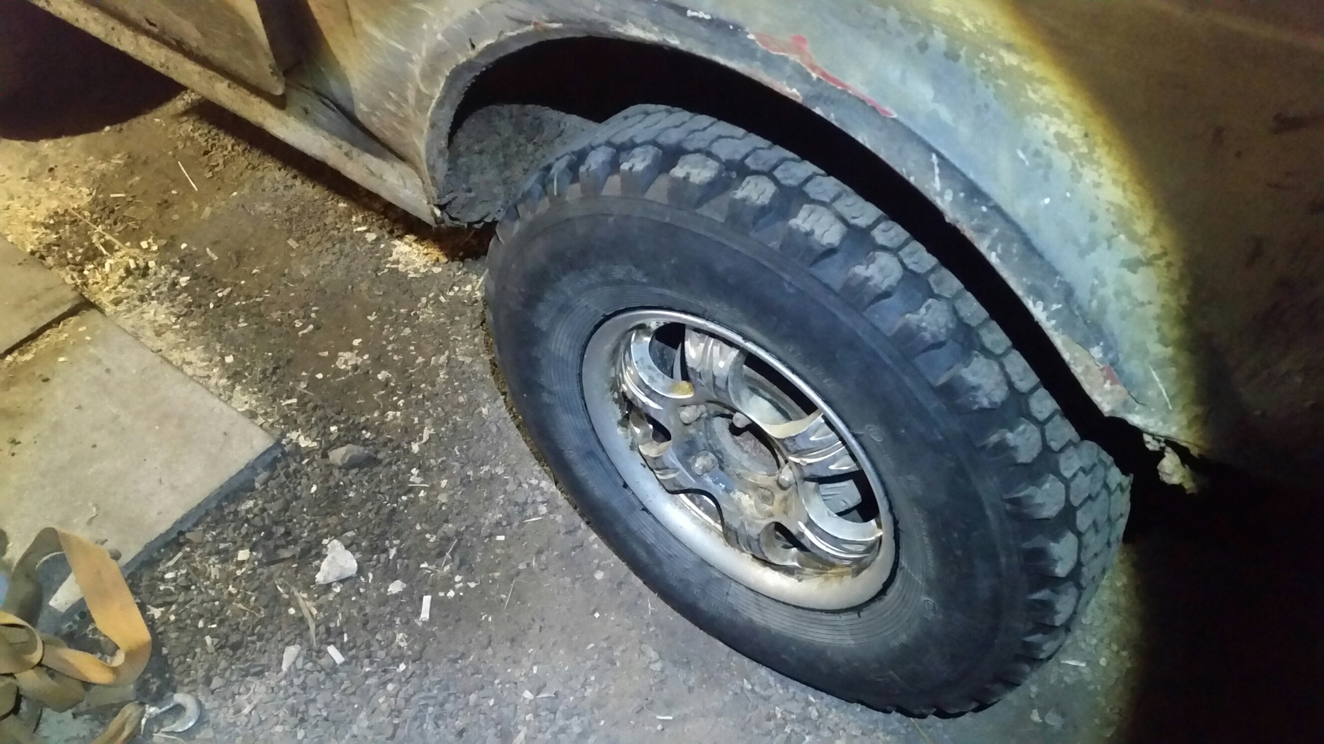 Куплю полуось заднего моста 2121 нива (старого образца) — Lada 4x4 3D, 1,6 л, 1991 года ...