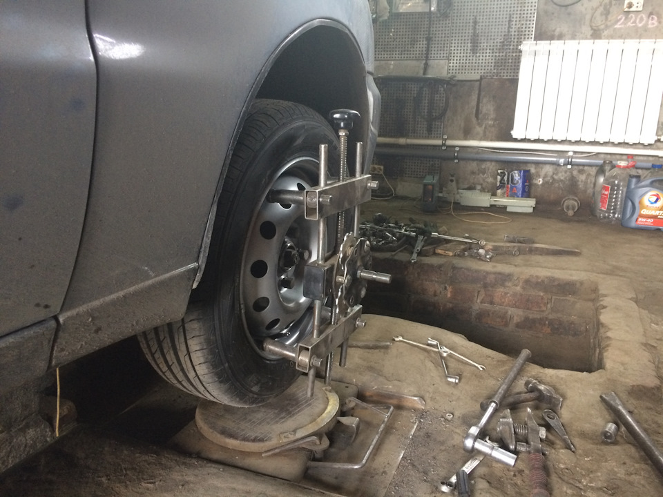 Замена правого поворотного кулака и внутрянки — ЗАЗ Chance, 1,5 л, 2009 ...