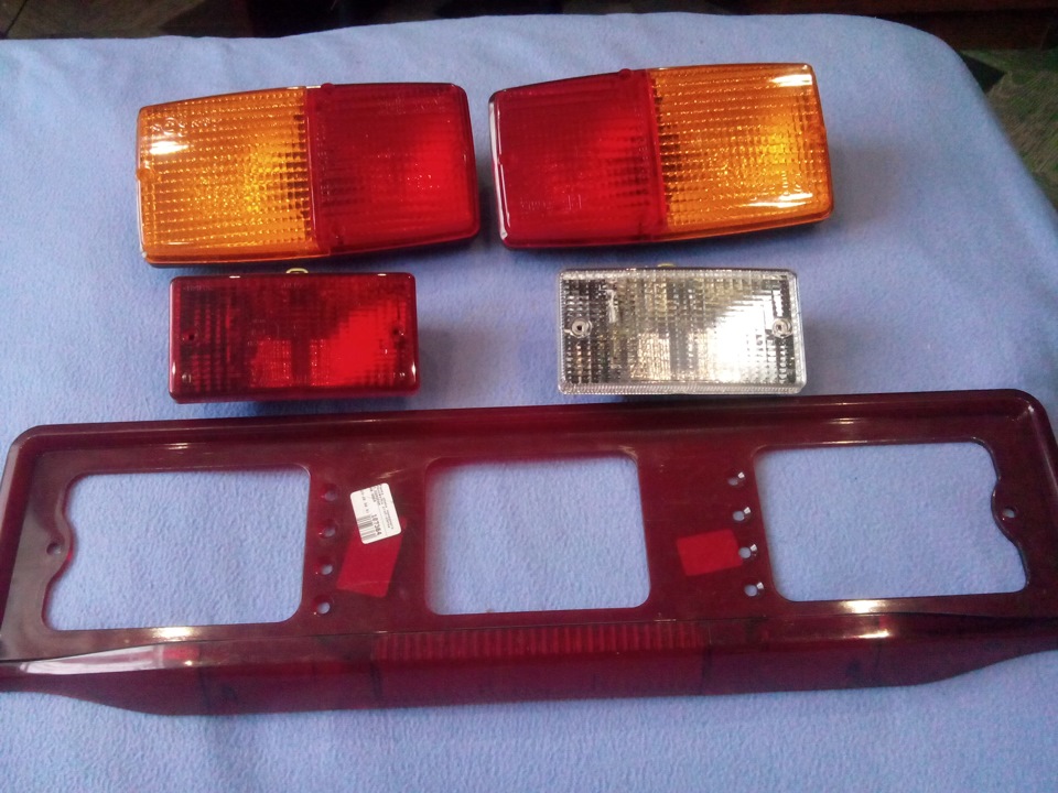 фонари задние на (прицеп будущий)… — Lada 4x4 3D, 1,7 л, 1995 года ...