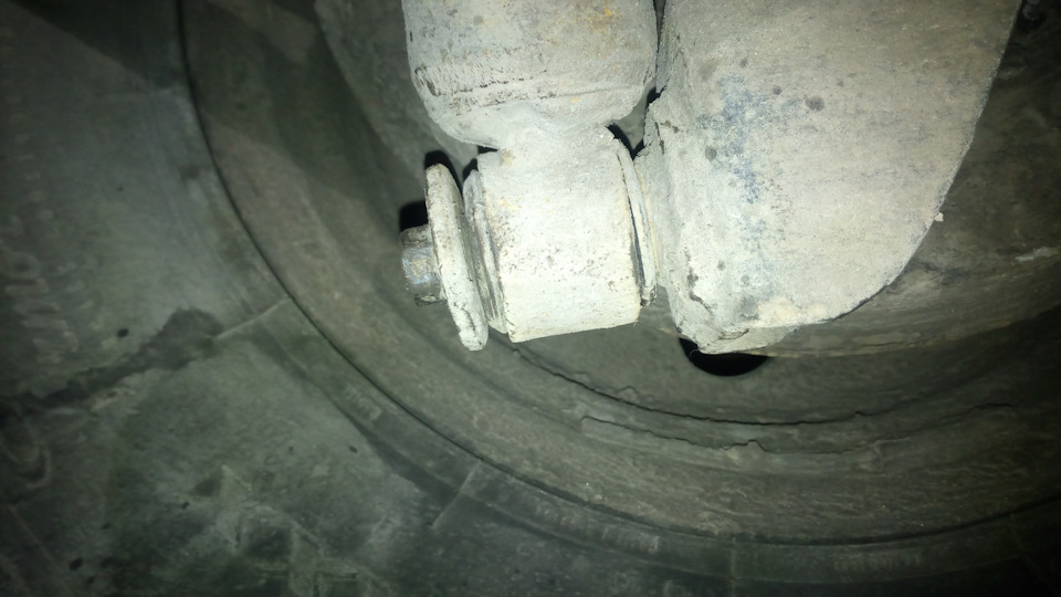 Втулки задних амортизаторов — Toyota Land Cruiser 80, 4,5 л, 1996 года ...